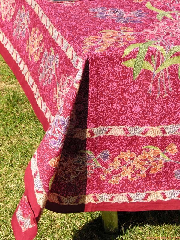 Nappe artisanale en batik